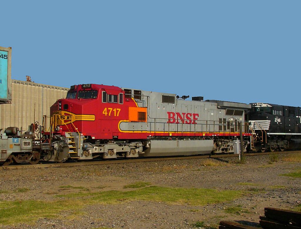 BNSF 4717